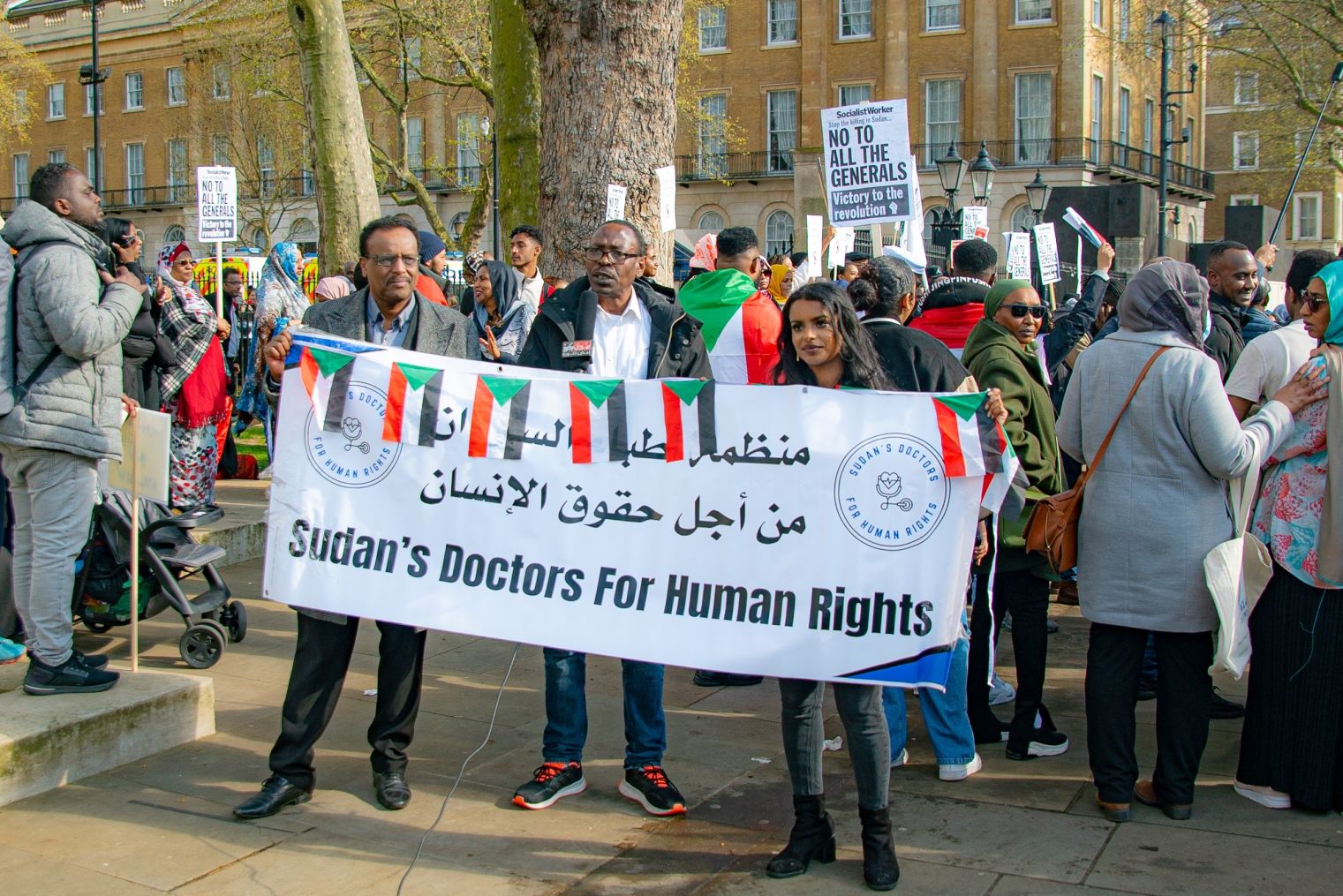 Digital activism: transforming social movements and humanitarianism